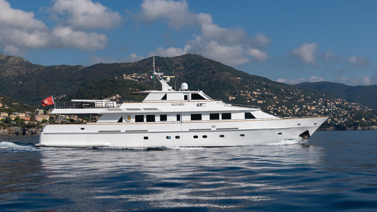 30m Porsius motor yacht Wizard sold